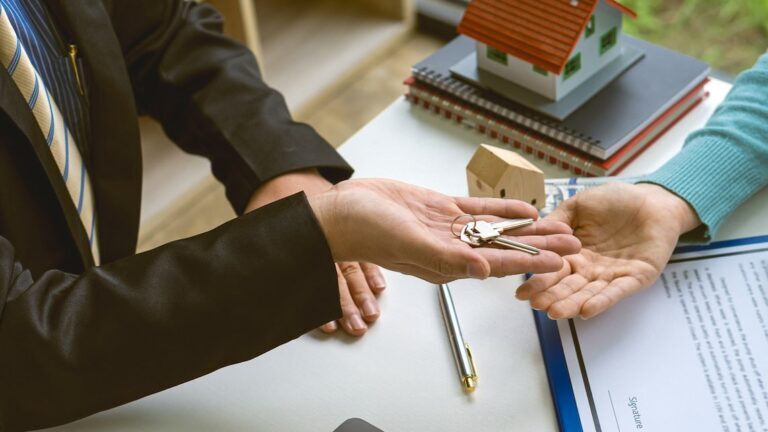The Best Tenant Screening Services for Landlords in 2025